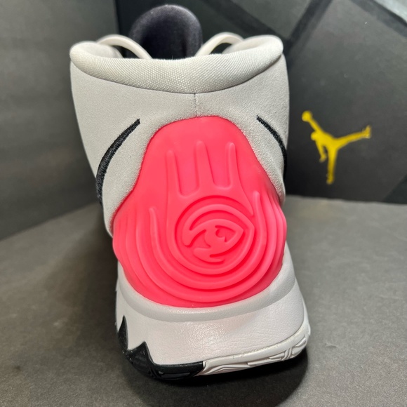 Nike | Shoes | Nike Kyrie Irving 6 Vast Grey Pink Mens 7 18 Bq463003 ...
